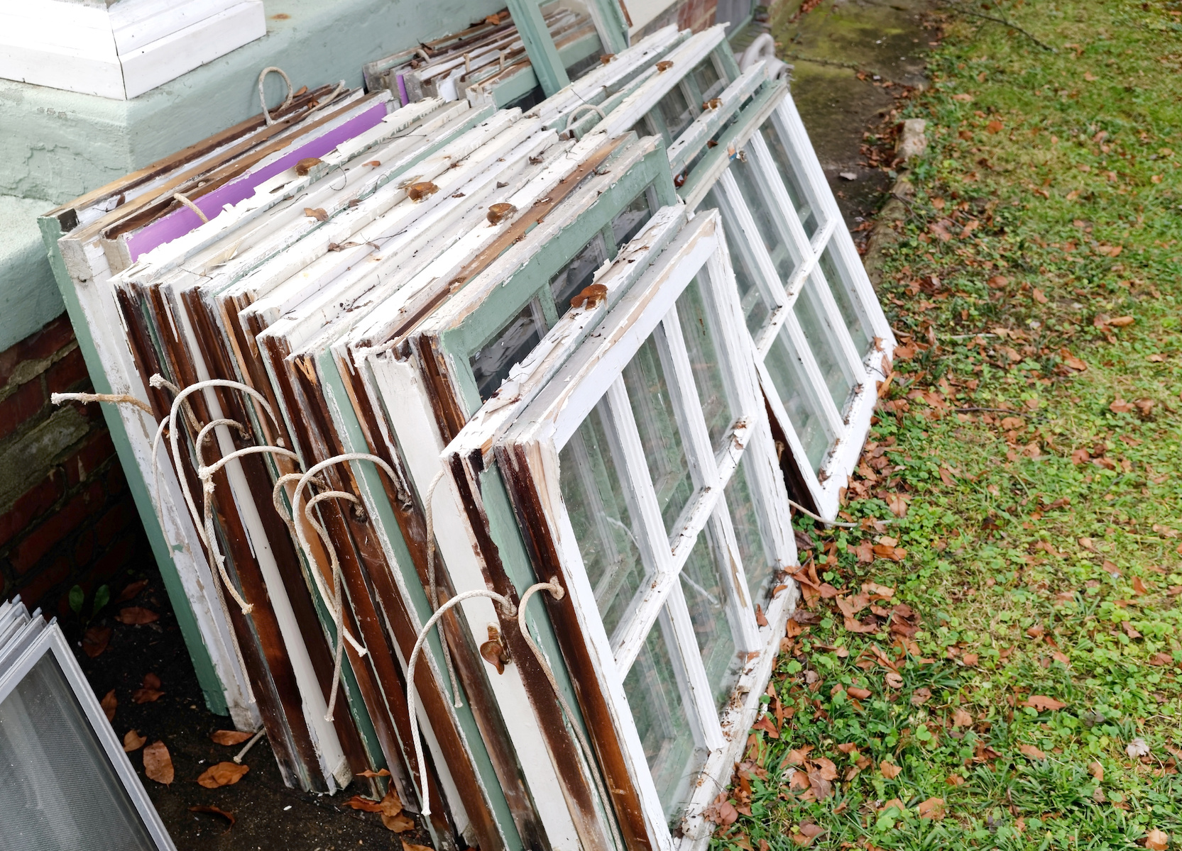How to Build a Greenhouse From Salvaged Windows - Grit